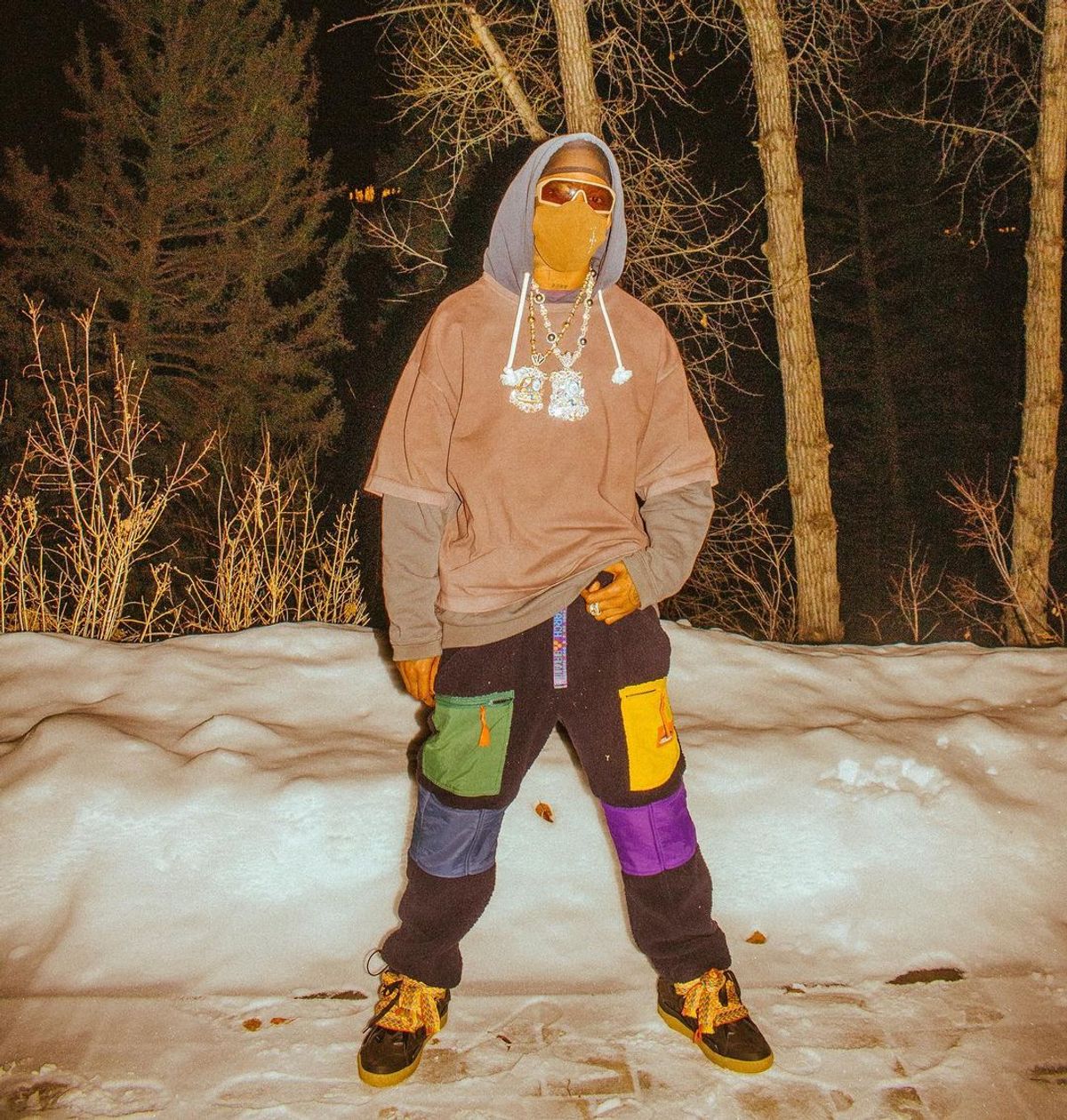 Travis Scott Outfit from January 31, 2021 | WHAT’S ON THE STAR?