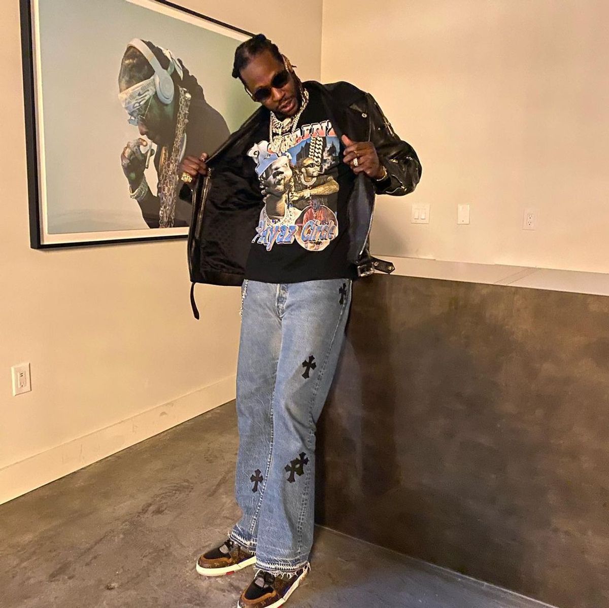 2 Chainz Outfit from February 2, 2021 | WHAT’S ON THE STAR?
