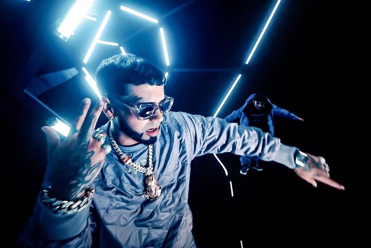 Anuel AA Outfit from January 24, 2021 | WHAT’S ON THE STAR?