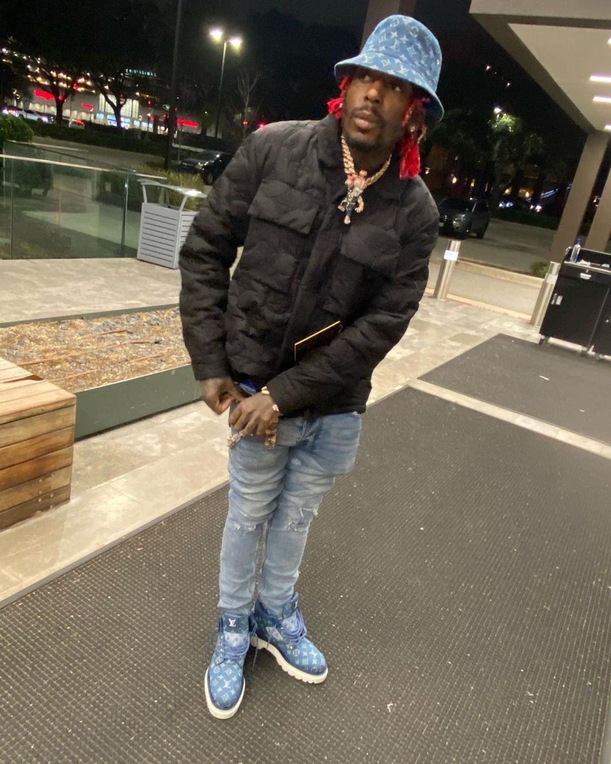 Sauce Walka Outfit from February 11, 2021 | WHAT’S ON THE STAR?