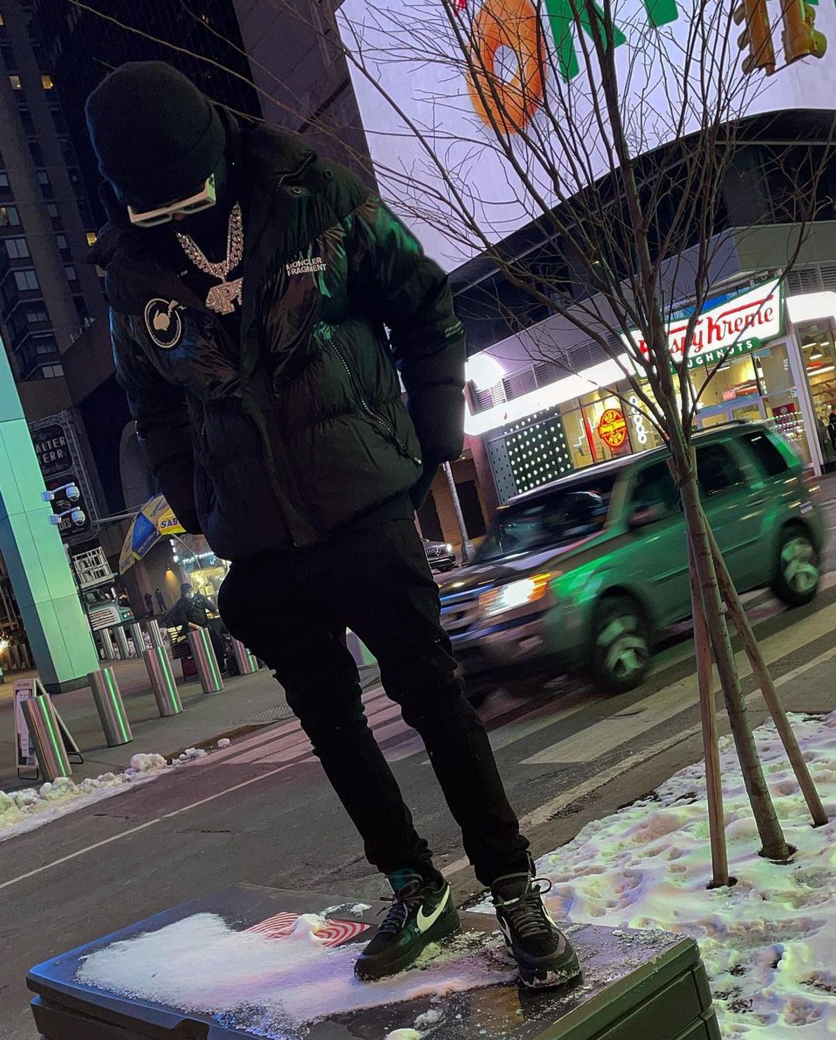 Lil Baby Outfit from February 13, 2021 | WHAT’S ON THE STAR?