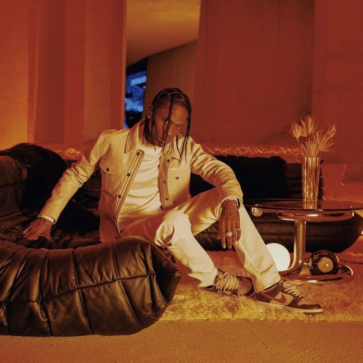 Travis Scott Outfit from September 16, 2020 | WHAT’S ON THE STAR?