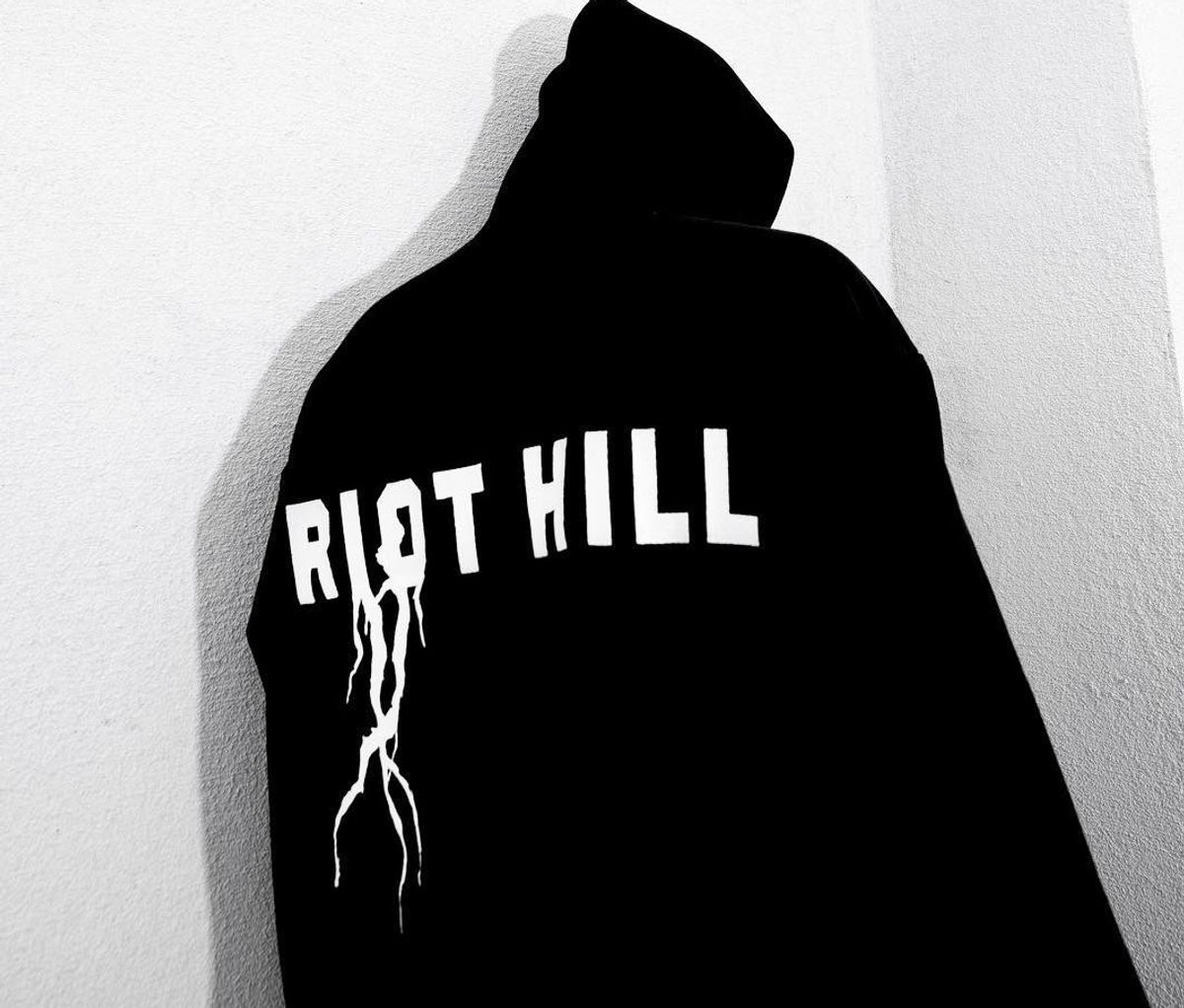 Riot Hill: Clothing, Shoes & Accessories | WHAT’S ON THE STAR?