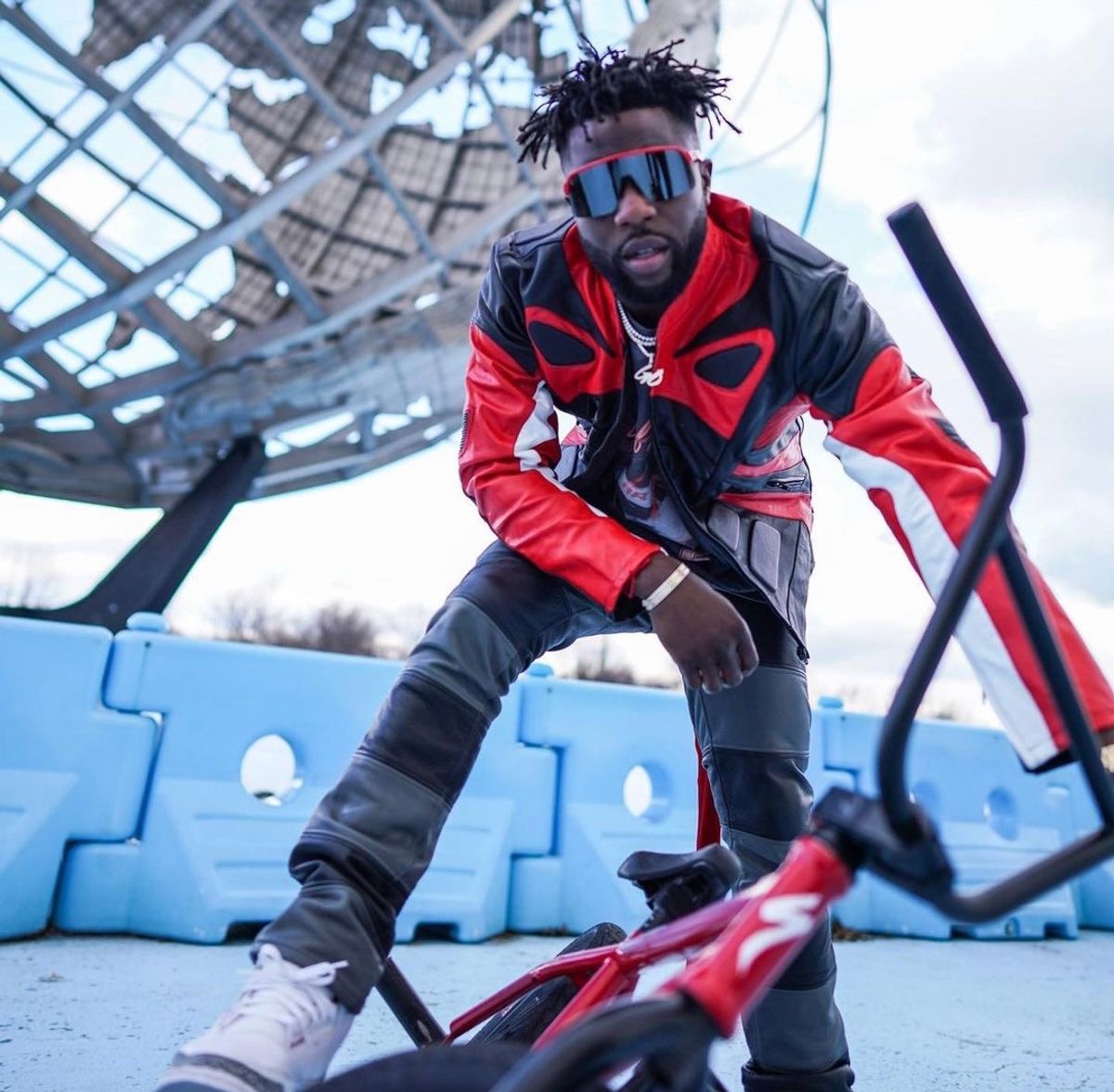 Geechi Vigilantes: Clothing, Shoes & Accessories | WHAT’S ON THE STAR?