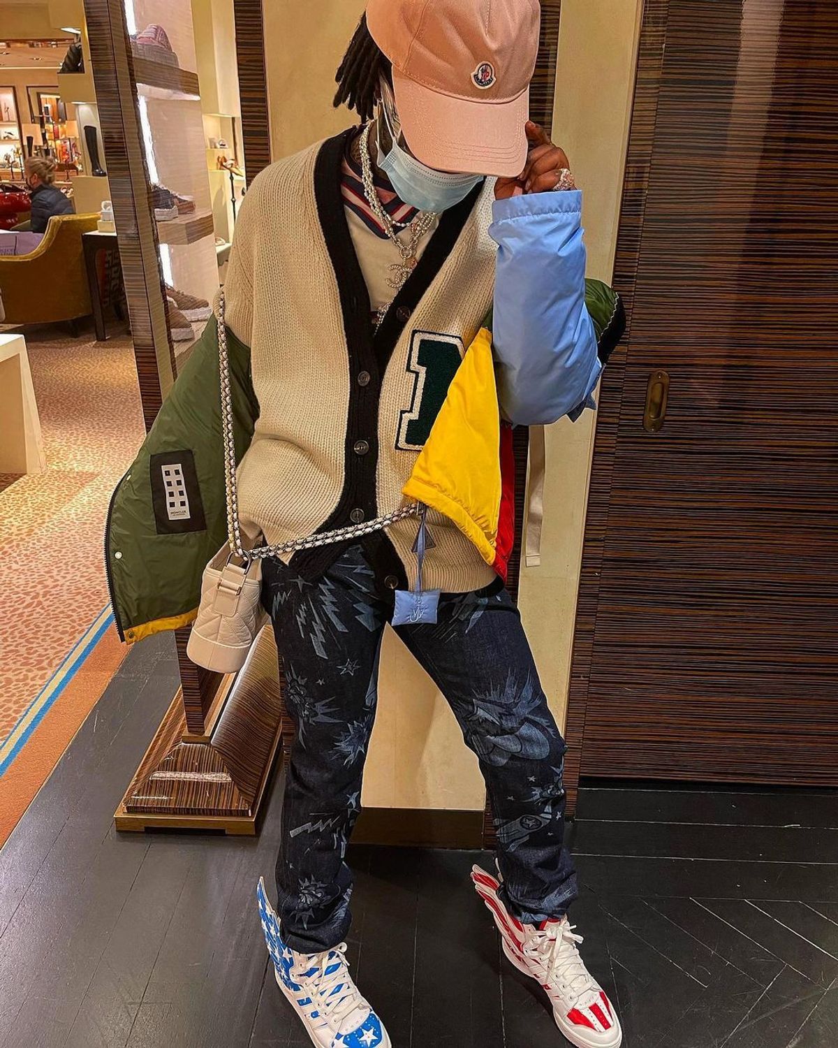Lil Uzi Vert Outfit from March 2, 2021 | WHAT’S ON THE STAR?