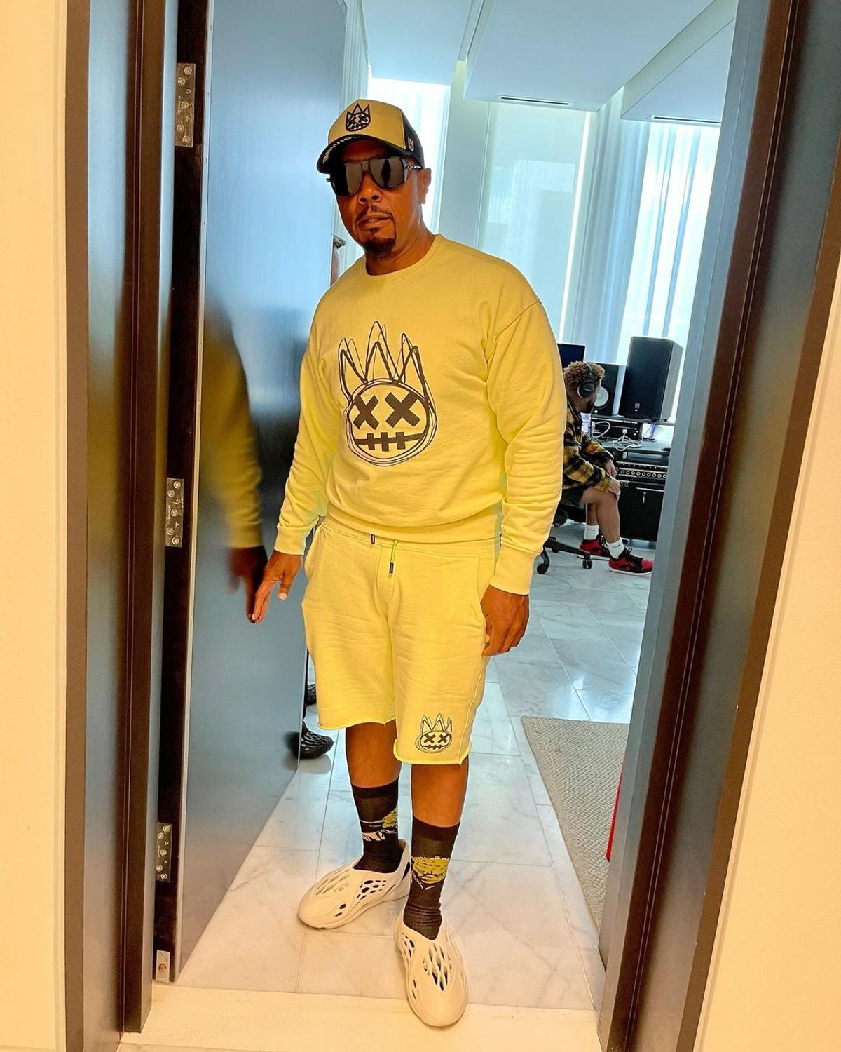 Timbaland Outfit from February 16, 2021 | WHAT’S ON THE STAR?