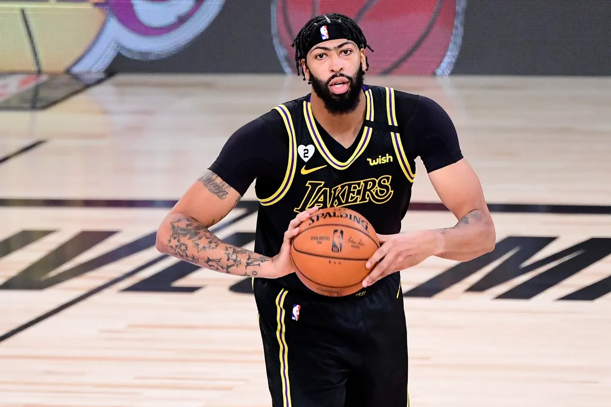 Anthony Davis: Outfits, Clothes, Style and Fashion | WHAT’S ON THE STAR?
