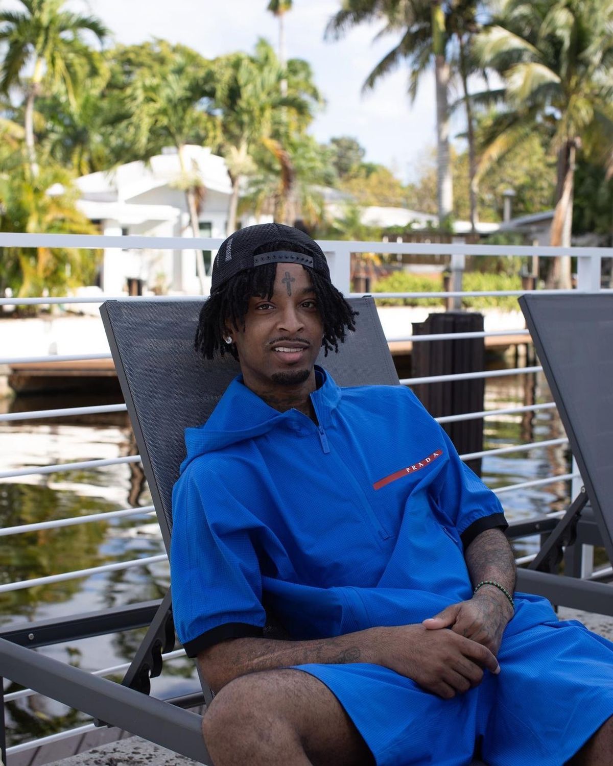 21 Savage Outfit from March 22, 2021 | WHAT’S ON THE STAR?