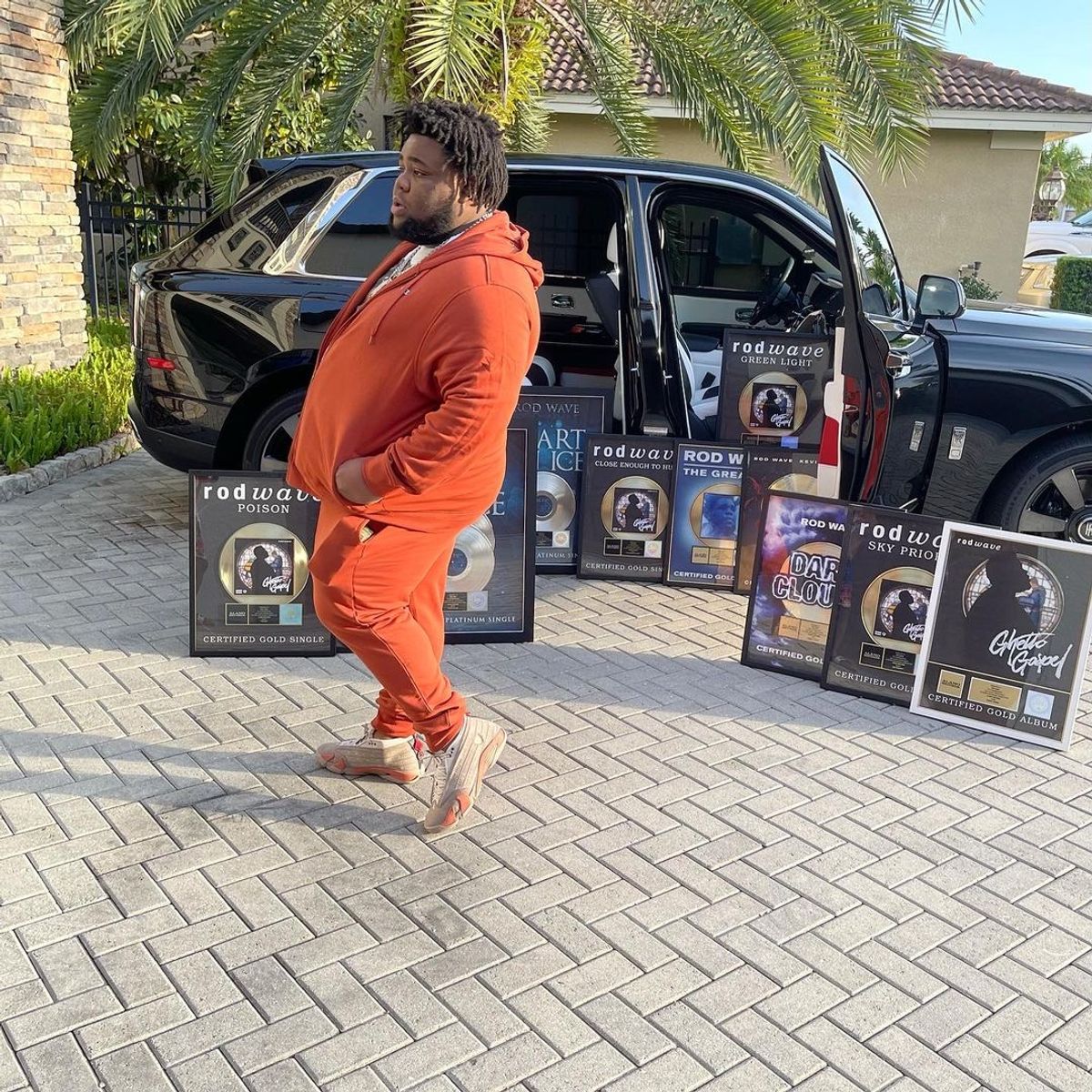 Rod Wave Outfit from March 29, 2021 | WHAT’S ON THE STAR?