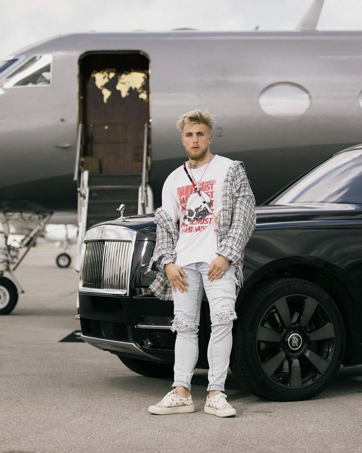 Jake Paul Outfit from March 28, 2021 | WHAT’S ON THE STAR?