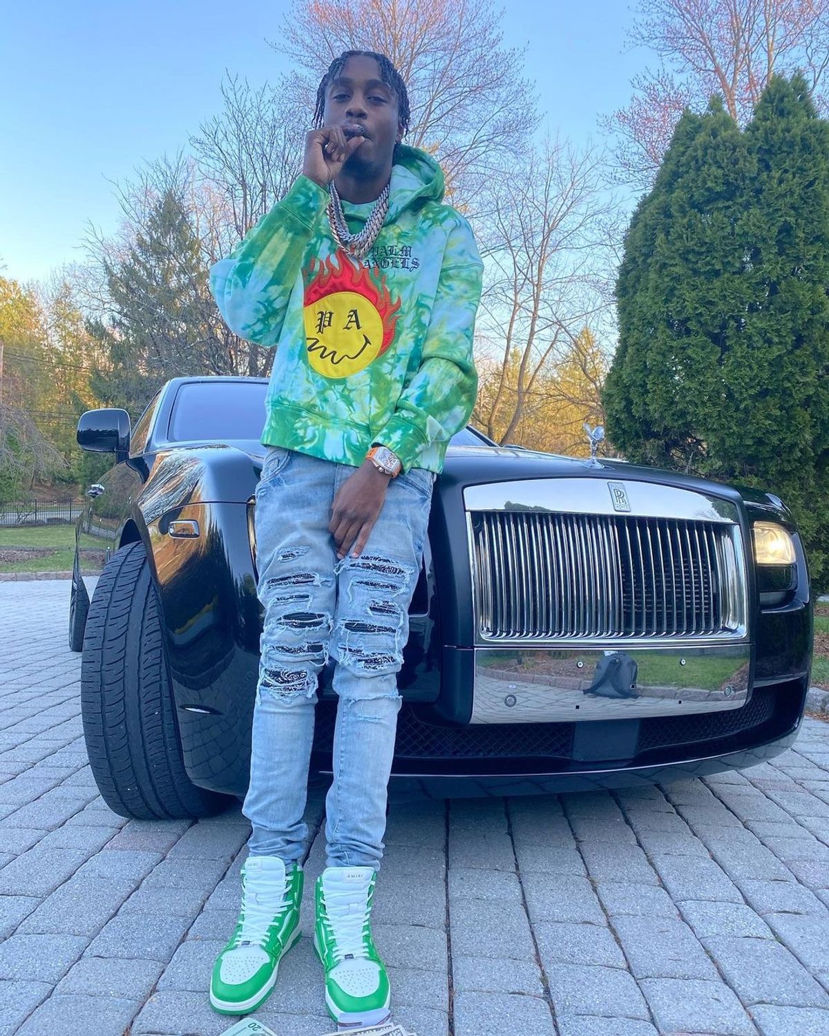 Lil Tjay Outfit from March 30, 2021 | WHAT’S ON THE STAR?