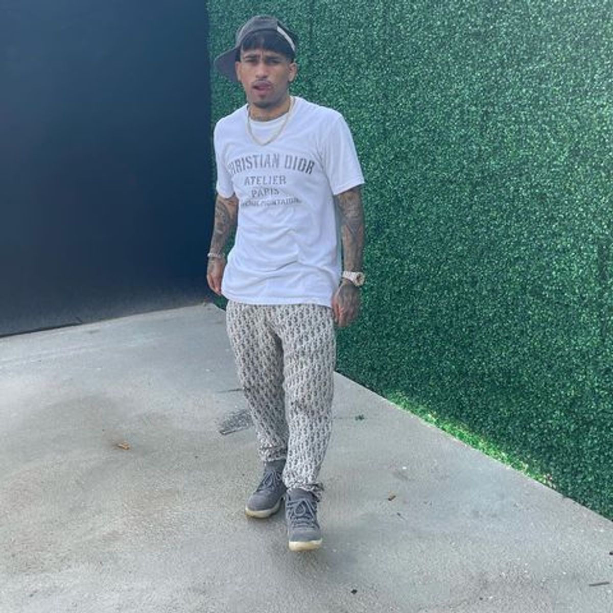 Bryant Mayers Outfit from March 30, 2021 | WHAT’S ON THE STAR?