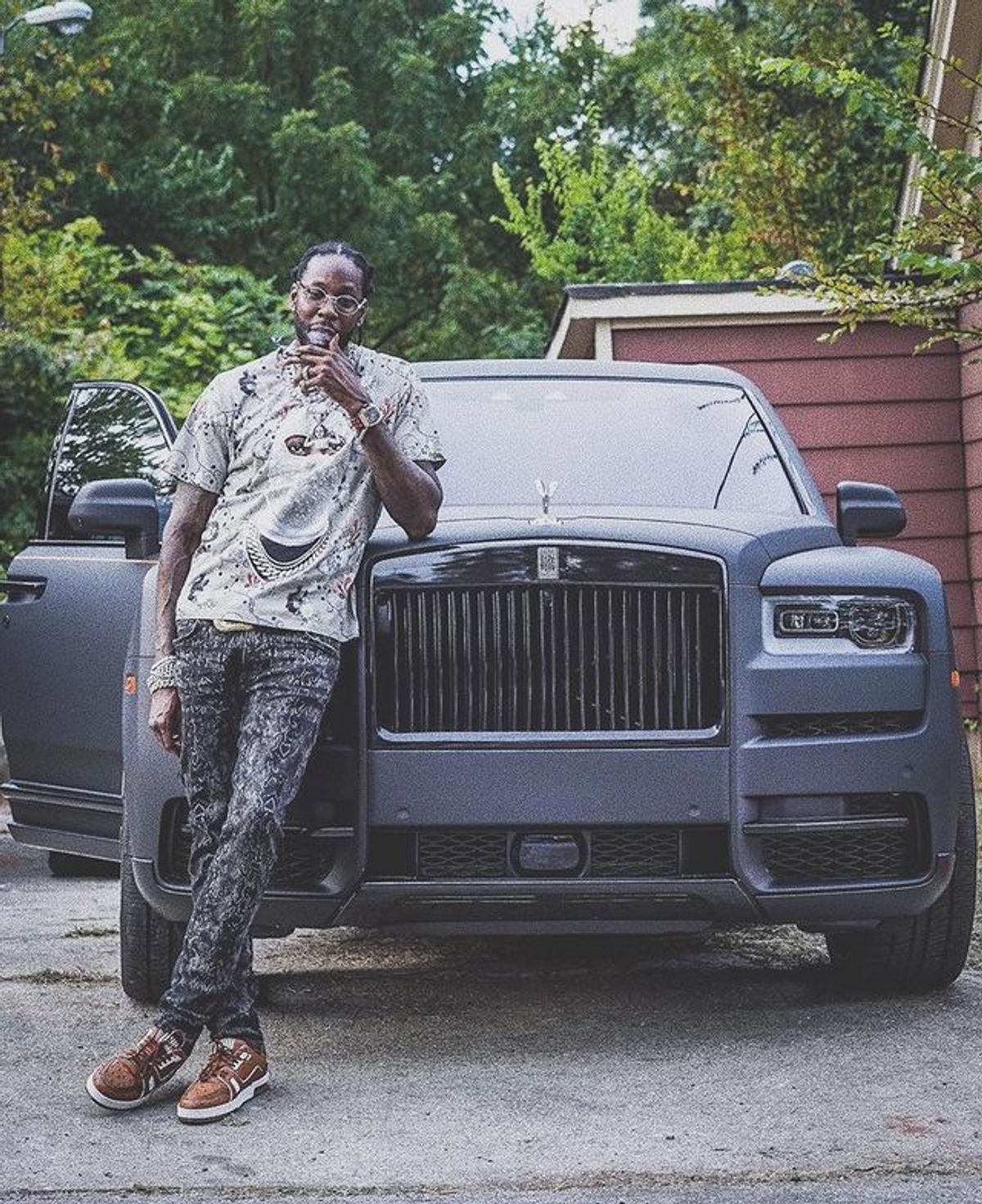 2 Chainz Outfit from April 3, 2021 | WHAT’S ON THE STAR?