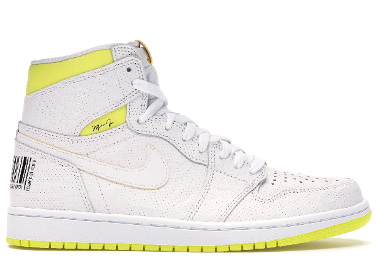 Jordan Air Jordan 1 Retro High First Class Sneakers | WHAT’S ON THE STAR?