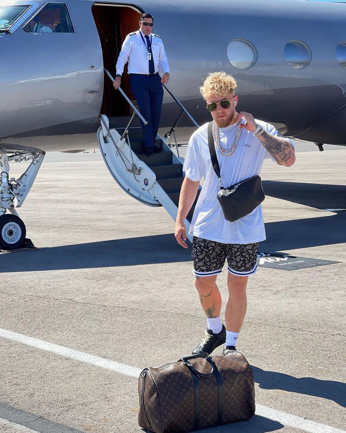 Jake Paul Outfit from April 6, 2021 | WHAT’S ON THE STAR?