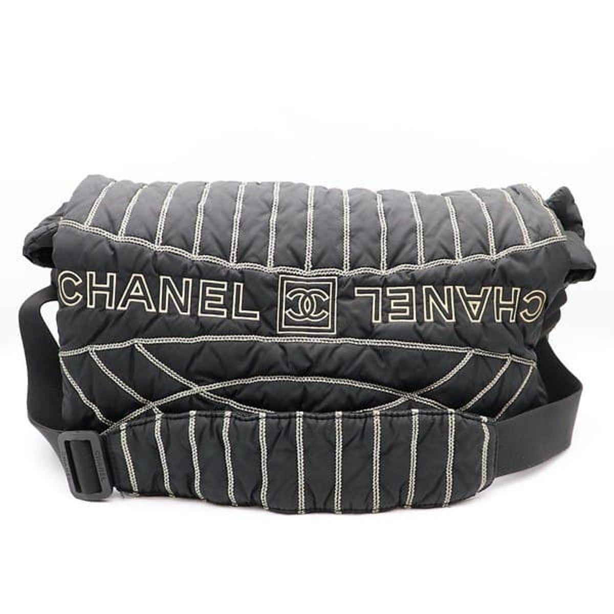 Chanel Nylon Shoulder Bag | WHAT’S ON THE STAR?