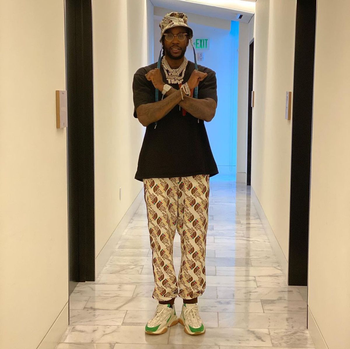2 Chainz Outfit from April 10, 2021 | WHAT’S ON THE STAR?