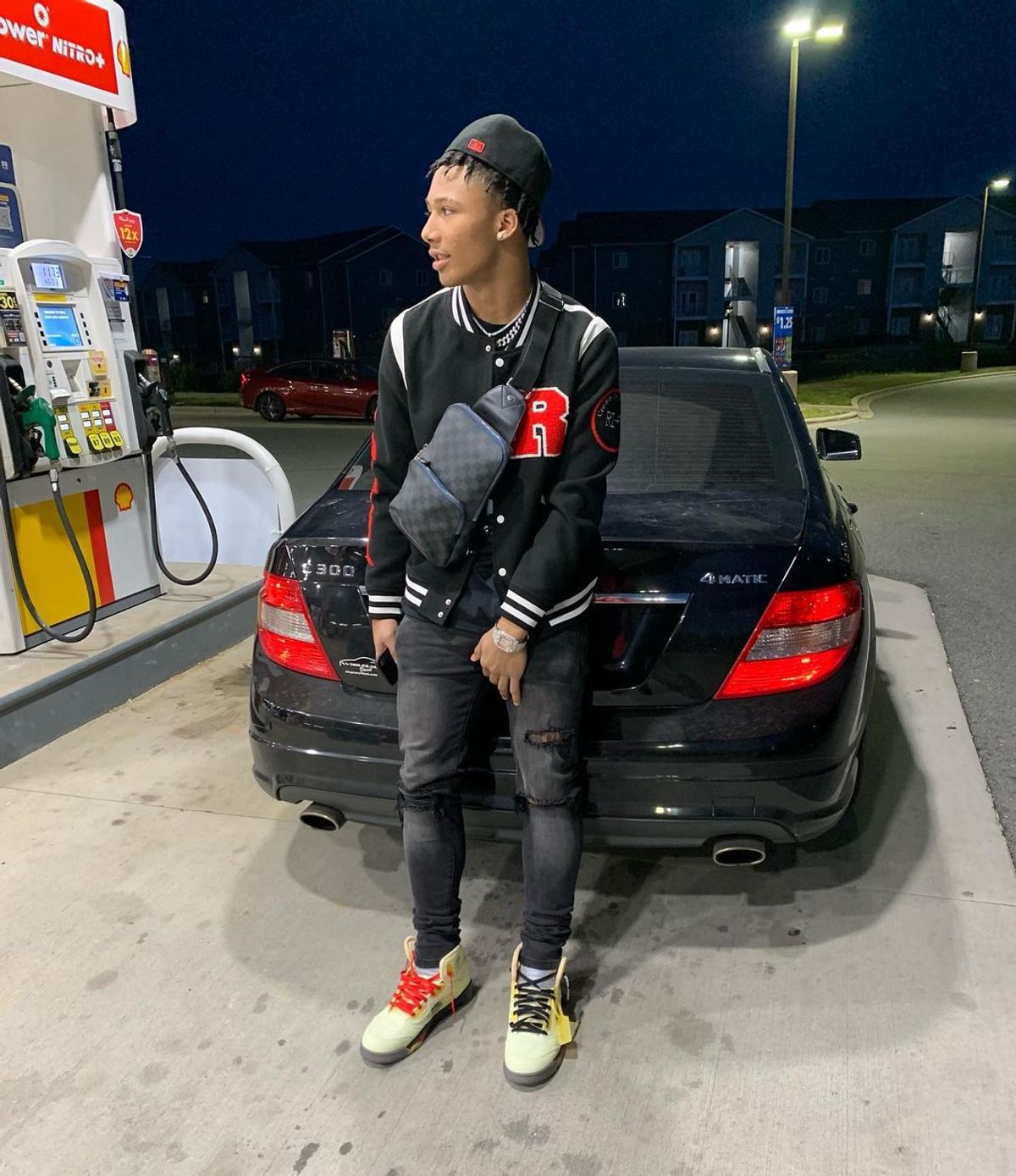 Mikey Outfit from March 6, 2021 | WHAT’S ON THE STAR?