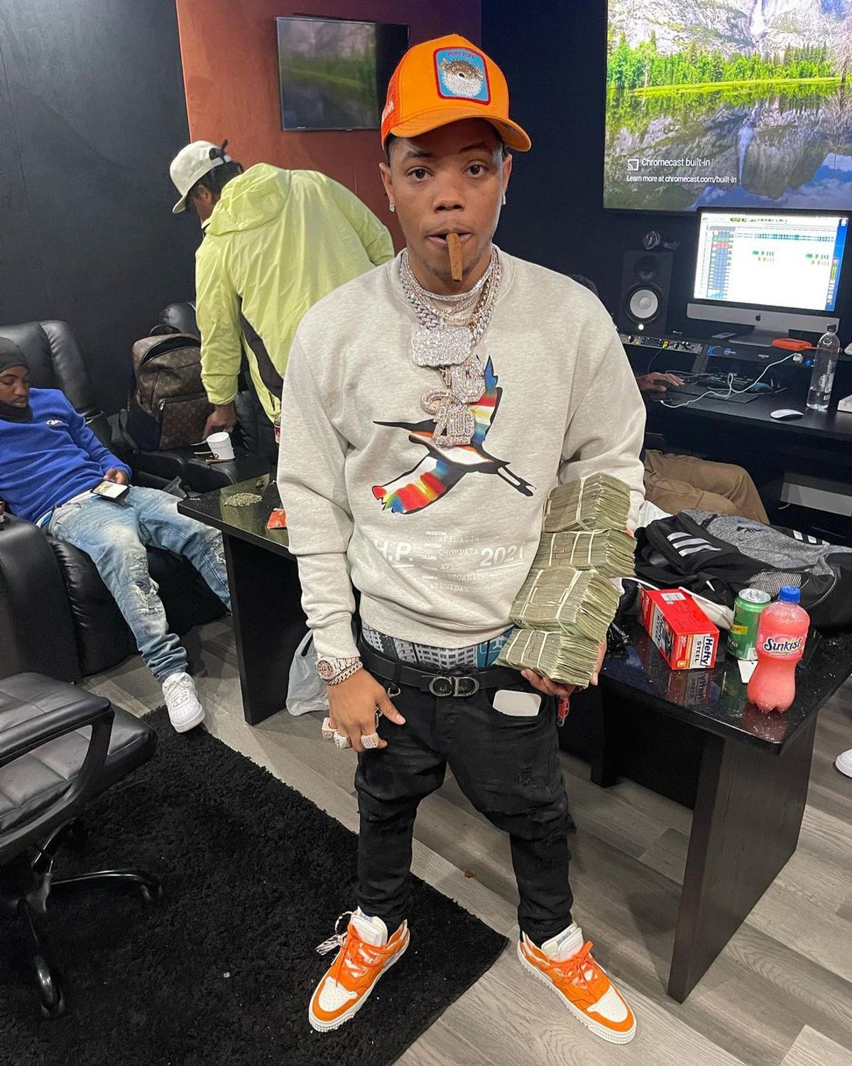 Lil Migo Outfit from April 11, 2021 | WHAT’S ON THE STAR?