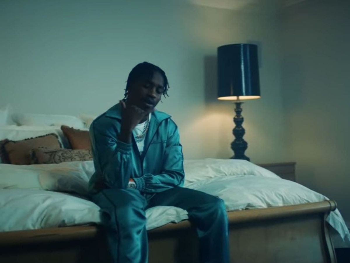 Lil Tjay Outfits in "Love Hurts" Video | WHAT’S ON THE STAR?