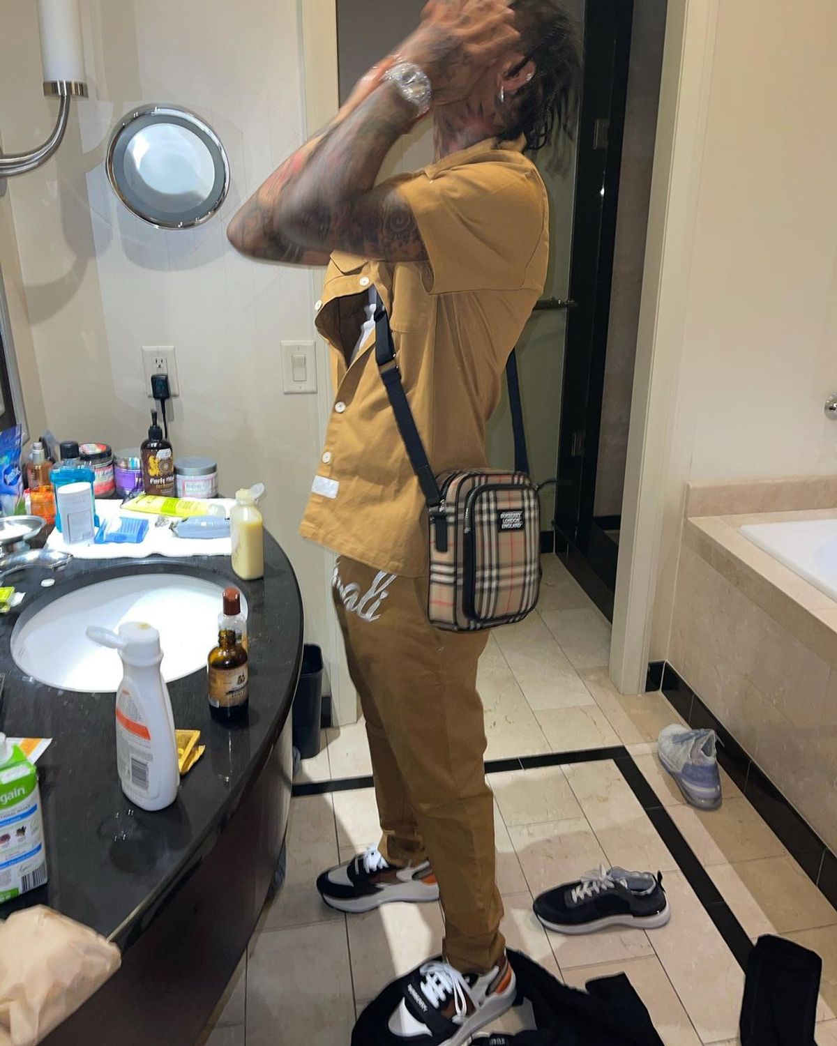 Swae Lee Outfit from April 19, 2021 | WHAT’S ON THE STAR?