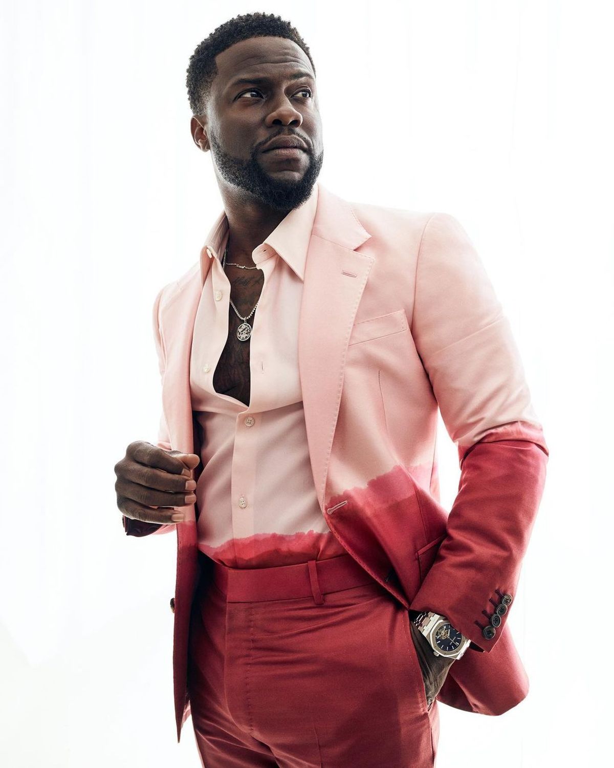 Kevin Hart Outfit from April 18, 2021 | WHAT’S ON THE STAR?