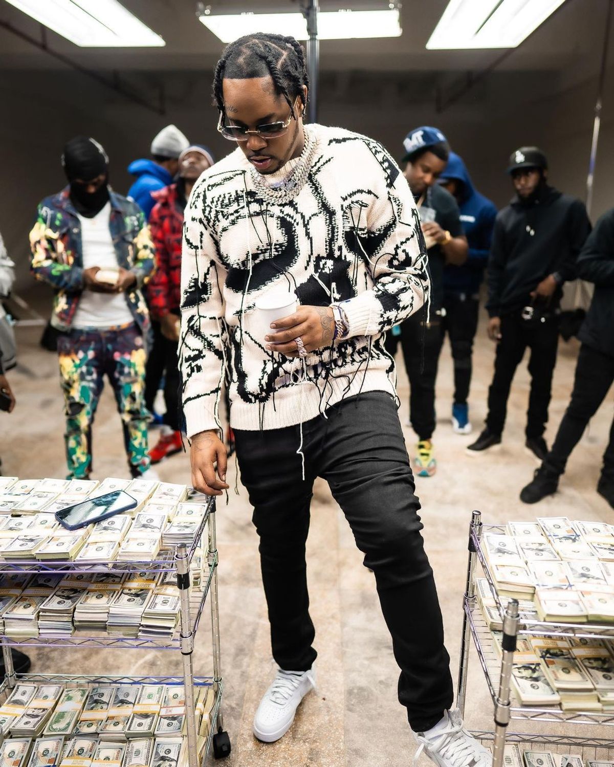 Fivio Foreign Outfit from April 24, 2021 | WHAT’S ON THE STAR?