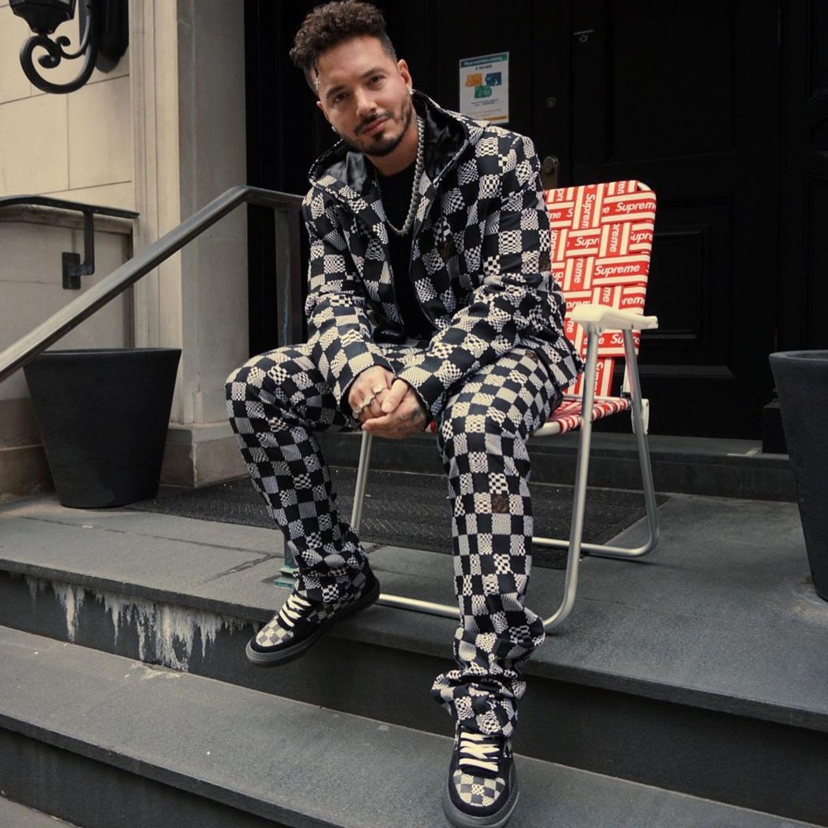 J Balvin Outfit from April 26, 2021 | WHAT’S ON THE STAR?