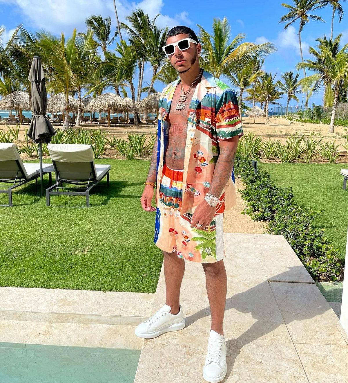 CJ Outfit from April 30, 2021 | WHAT’S ON THE STAR?