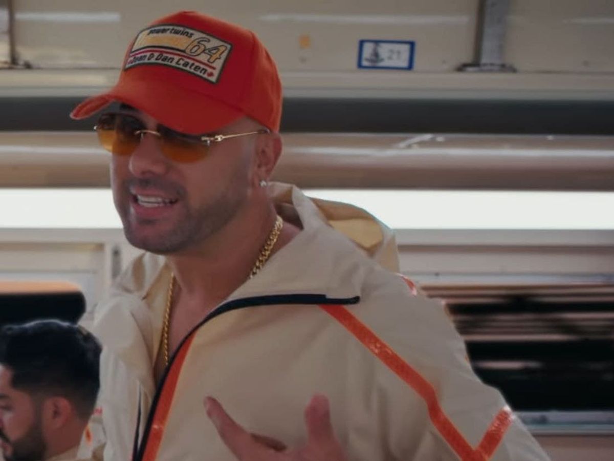 Wisin Outfit from May 13, 2021 | WHAT’S ON THE STAR?