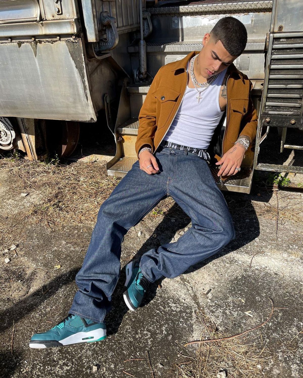 Lunay Outfit from May 19, 2021 | WHAT’S ON THE STAR?