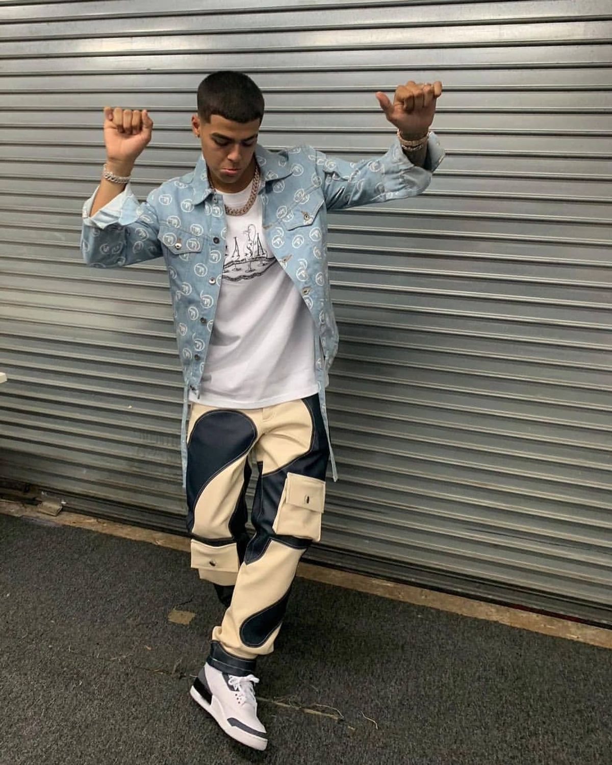 Lunay Outfit from January 15, 2021 | WHAT’S ON THE STAR?