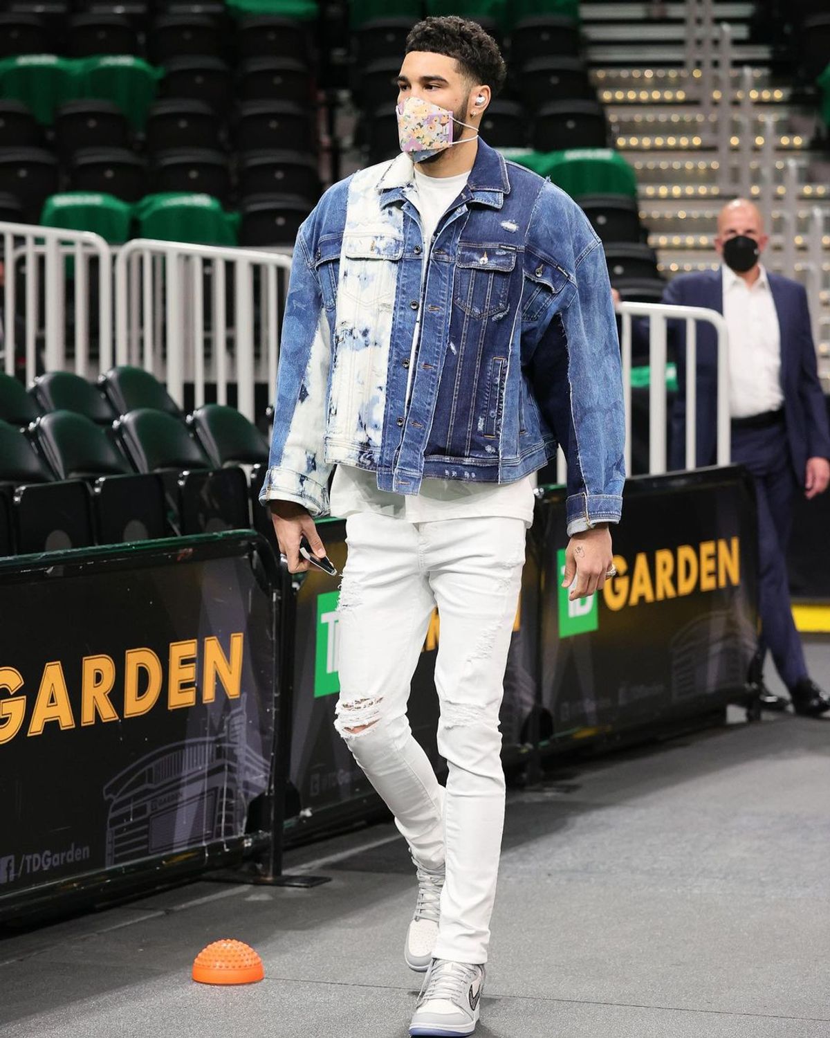 Jayson Tatum Outfit from May 29, 2021 | WHAT’S ON THE STAR?