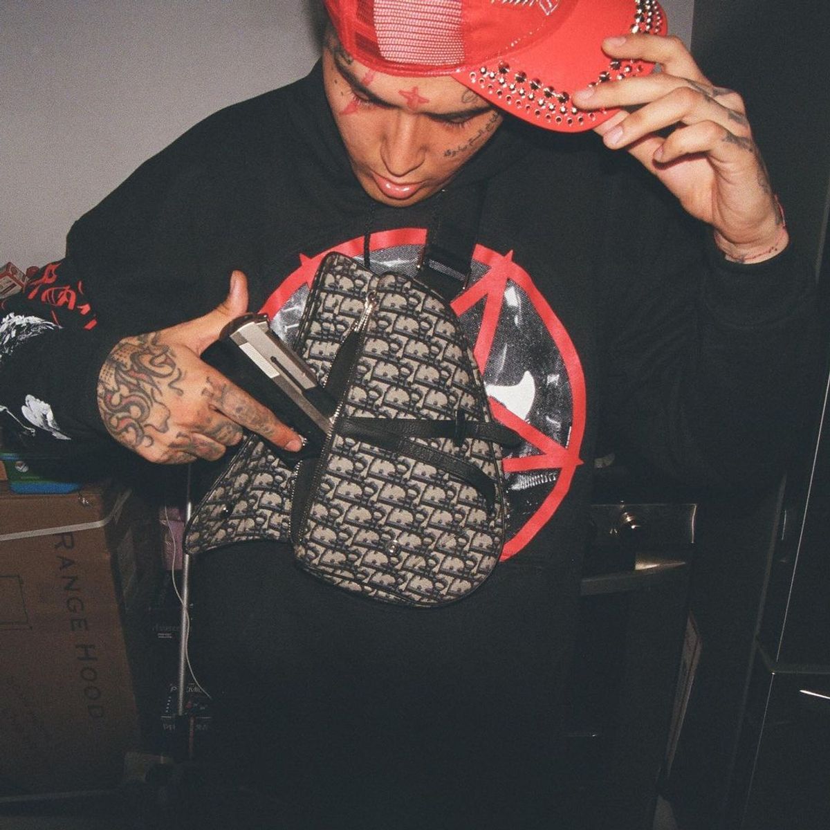 Sosmula Outfit from December 10, 2020 | WHAT’S ON THE STAR?