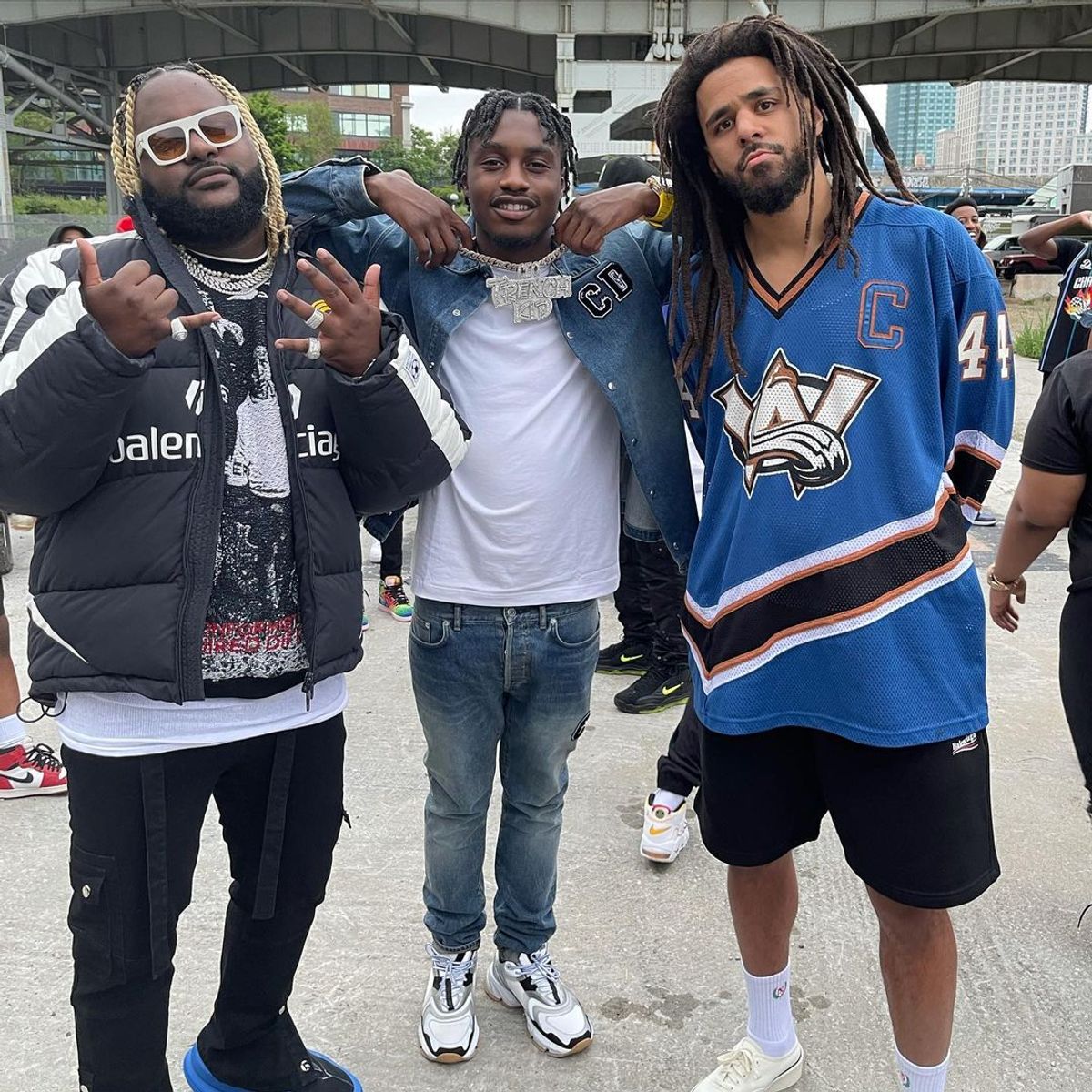 Bas Outfit from June 14, 2021 | WHAT’S ON THE STAR?