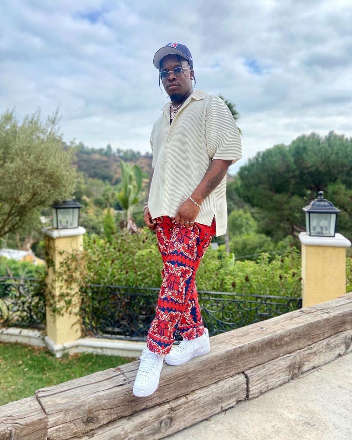 Blxst: Outfits, Clothes, Style and Fashion | WHAT’S ON THE STAR?