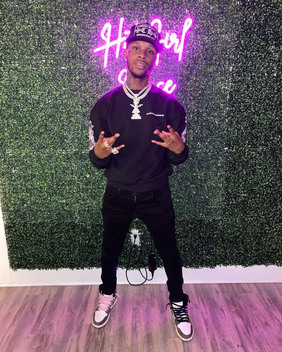 Toosii Outfit from June 23, 2021 | WHAT’S ON THE STAR?