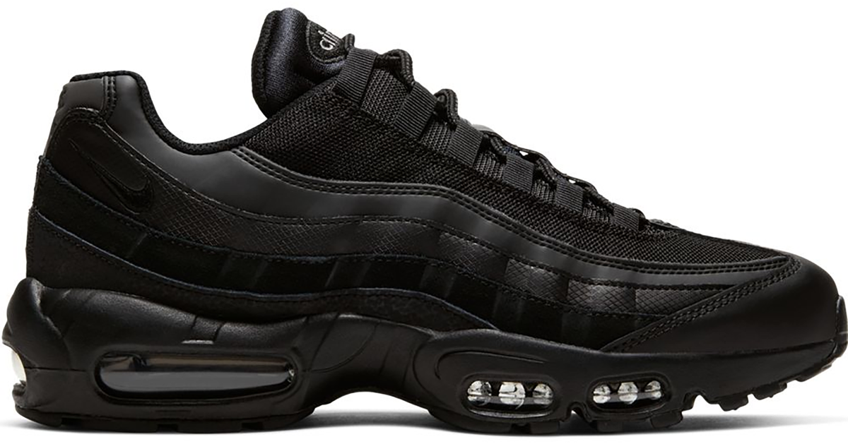 Nike Air Max 95 Triple Black Sneakers | WHAT’S ON THE STAR?