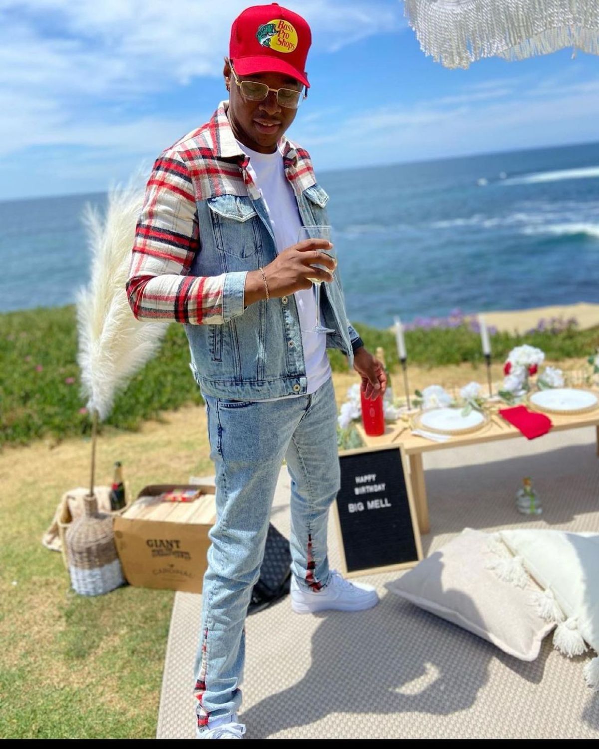 Gentry Garb: Clothing, Shoes & Accessories | WHAT’S ON THE STAR?