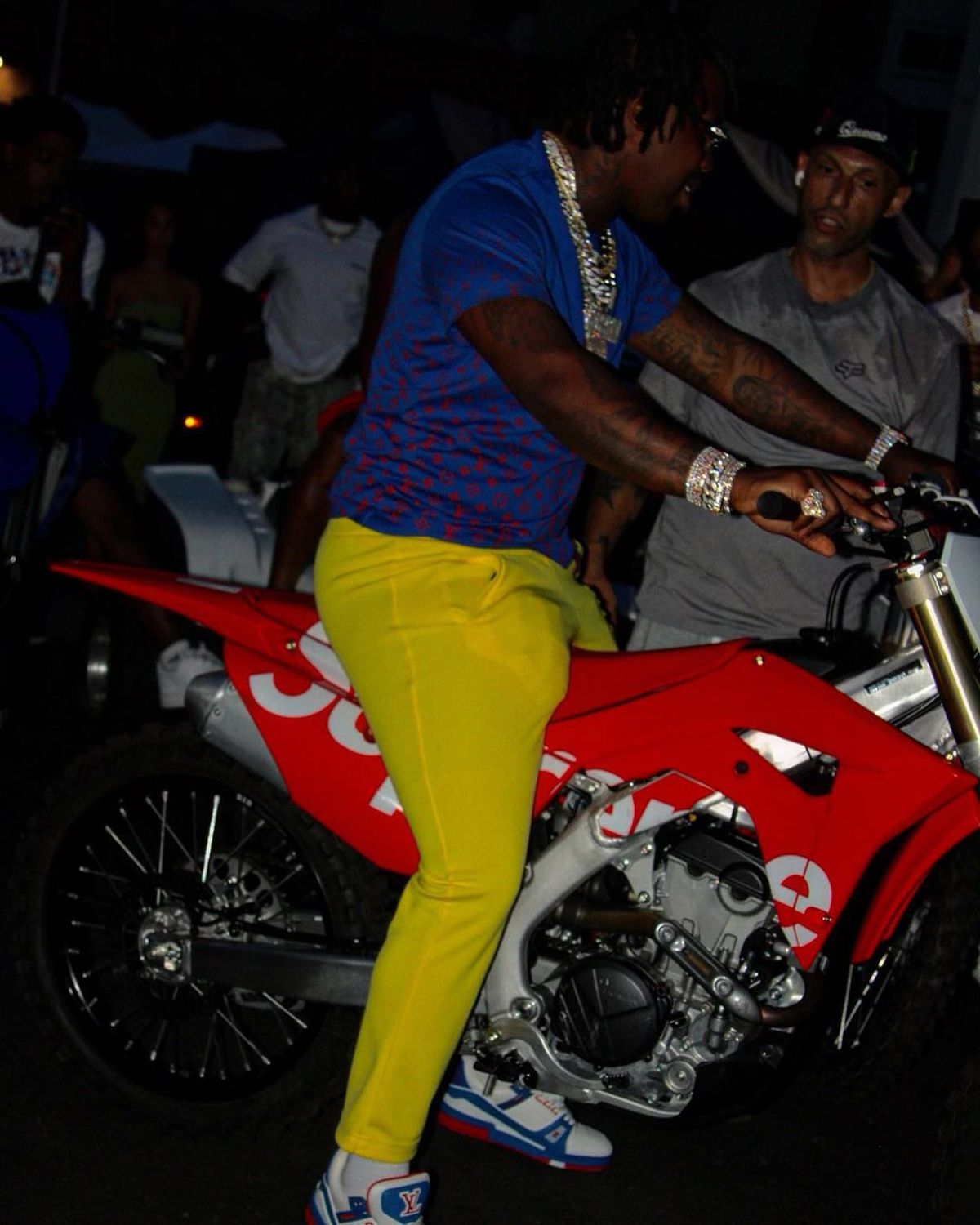 EST Gee Outfit from July 8, 2021 | WHAT’S ON THE STAR?