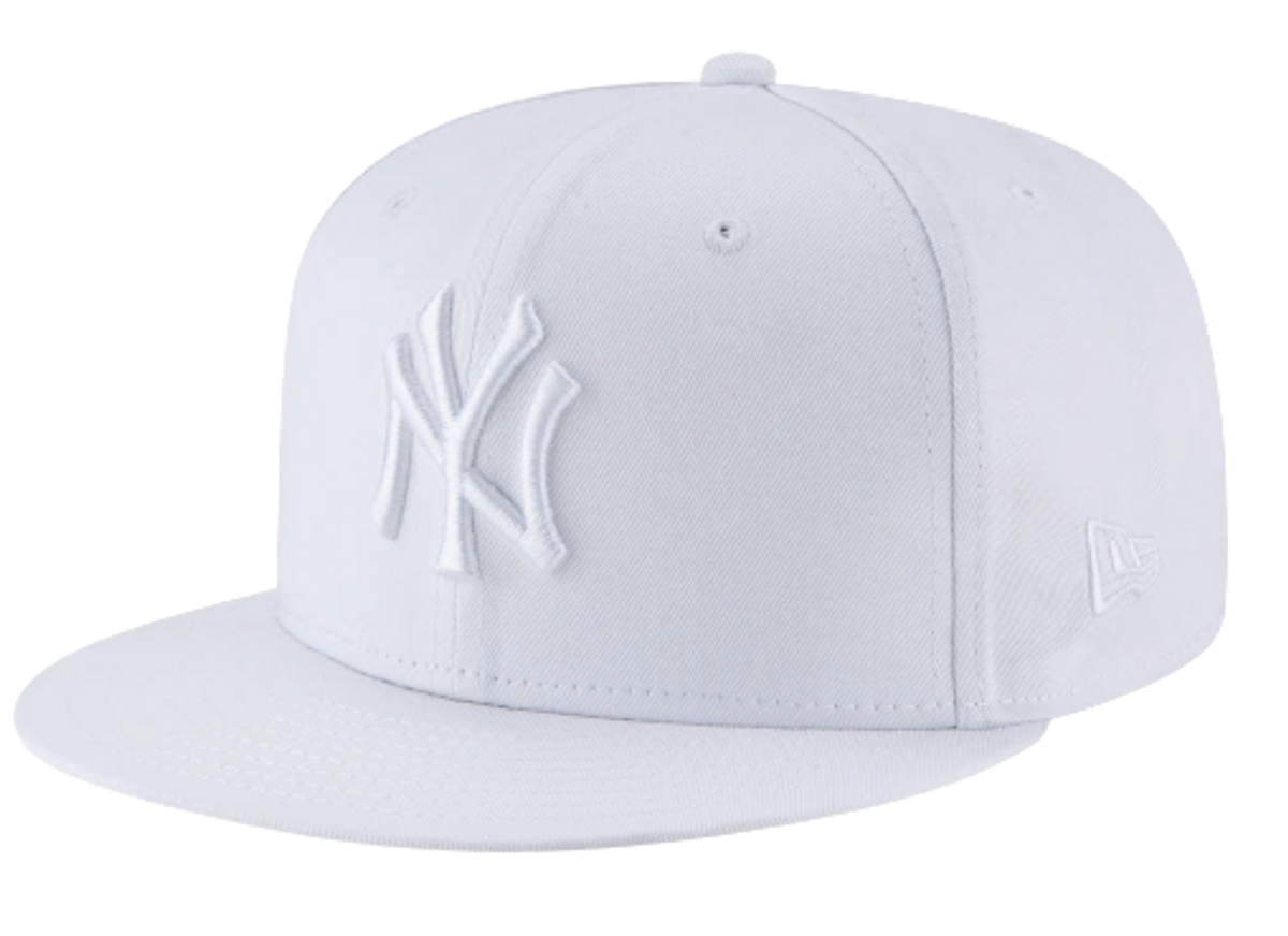 New Era New York Yankees White Basic Cap | WHAT’S ON THE STAR?