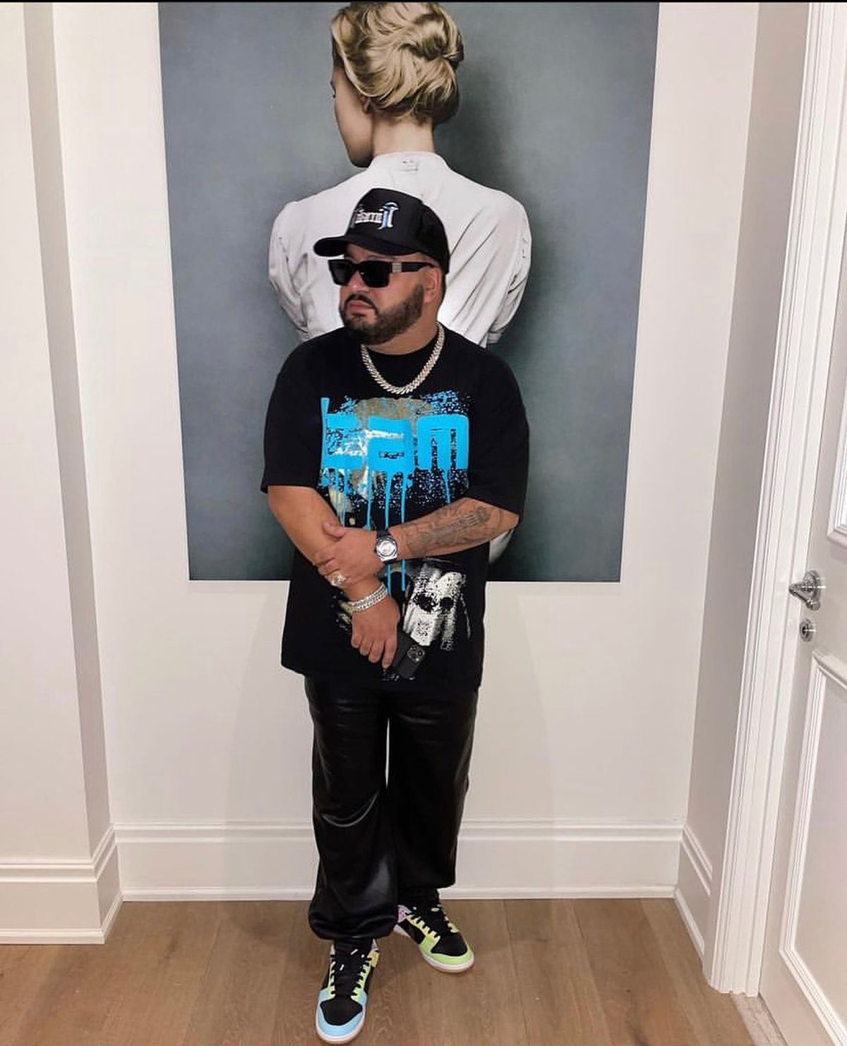 Cash Outfit from July 13, 2021 | WHAT’S ON THE STAR?