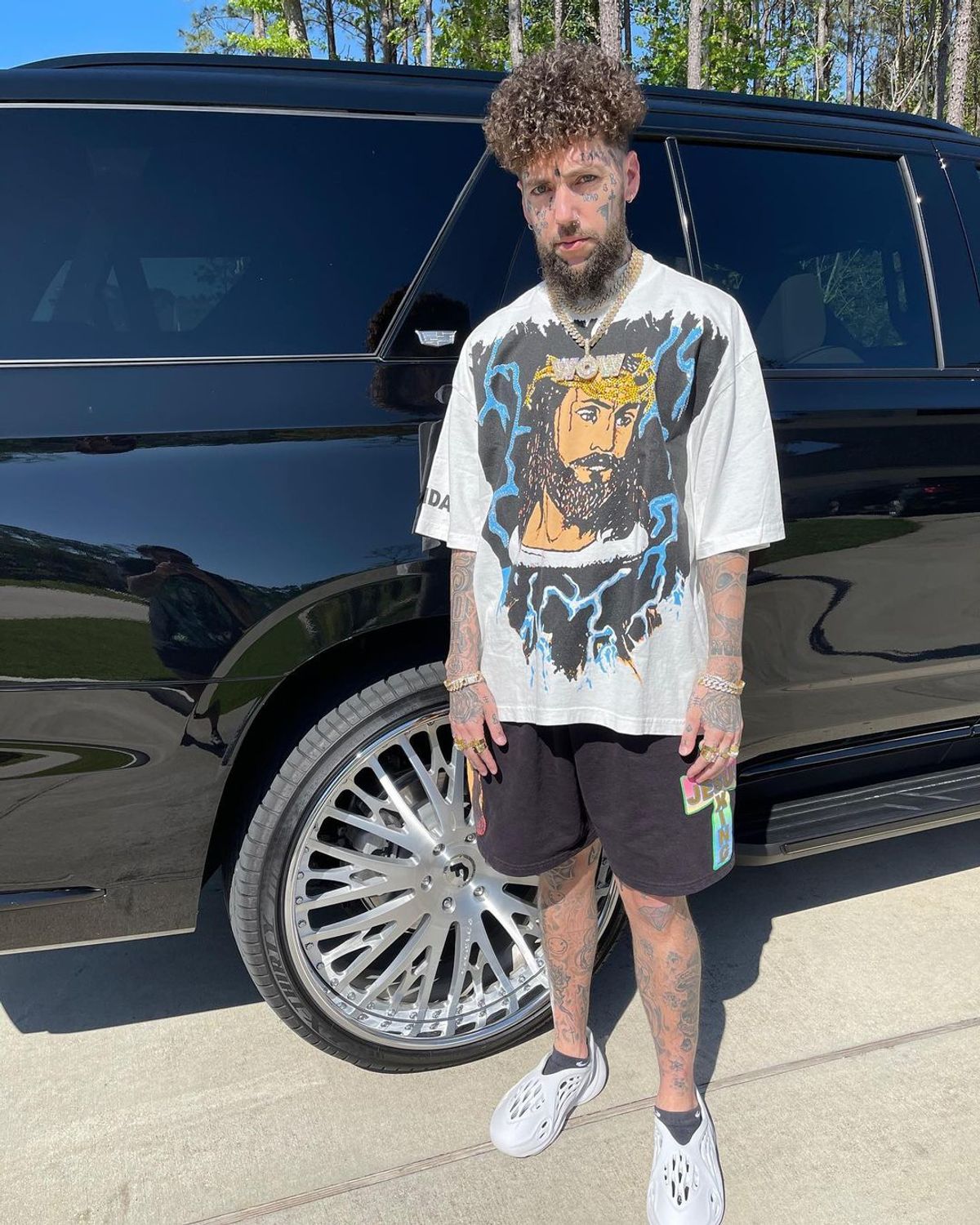 Scrim Outfit from April 12, 2021 | WHAT’S ON THE STAR?