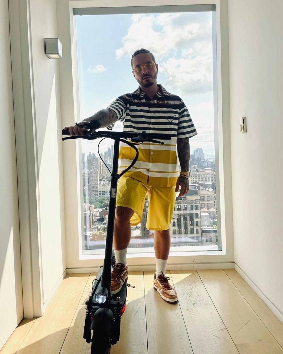 J Balvin Outfit from July 18, 2021 | WHAT’S ON THE STAR?