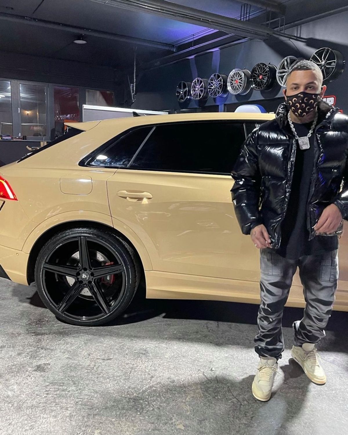 Luciano Loco Outfit from July 11, 2021 | WHAT’S ON THE STAR?