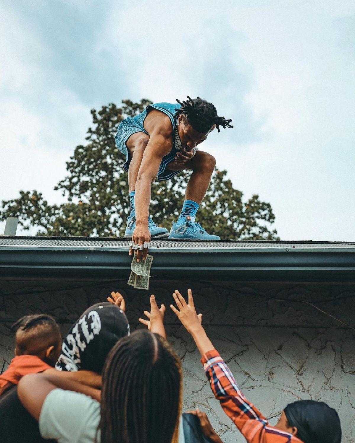 Lil Baby Outfit from July 24, 2021 | WHAT’S ON THE STAR?