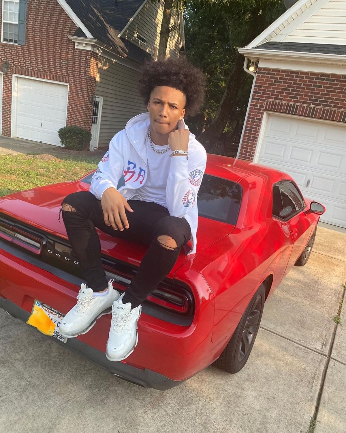 Mikey Outfit from August 1, 2021 | WHAT’S ON THE STAR?