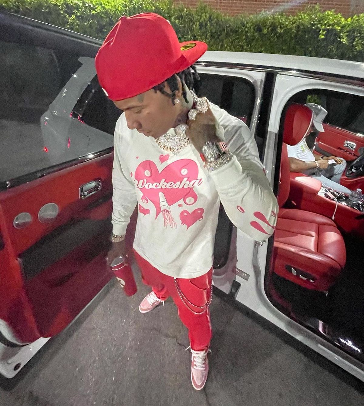 Moneybagg Yo Outfit from August 1, 2021 | WHAT’S ON THE STAR?