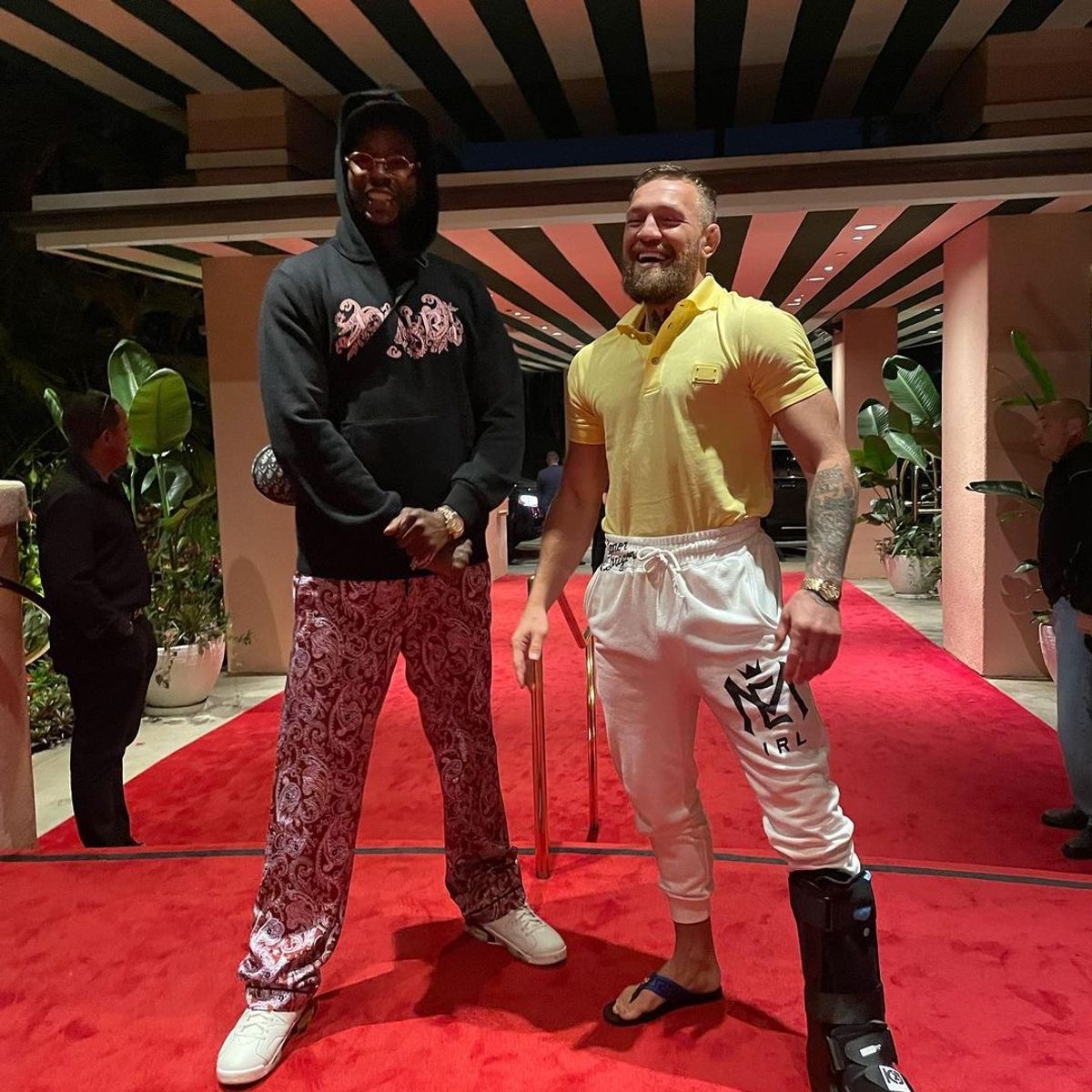 2 Chainz Outfit from August 5, 2021 | WHAT’S ON THE STAR?