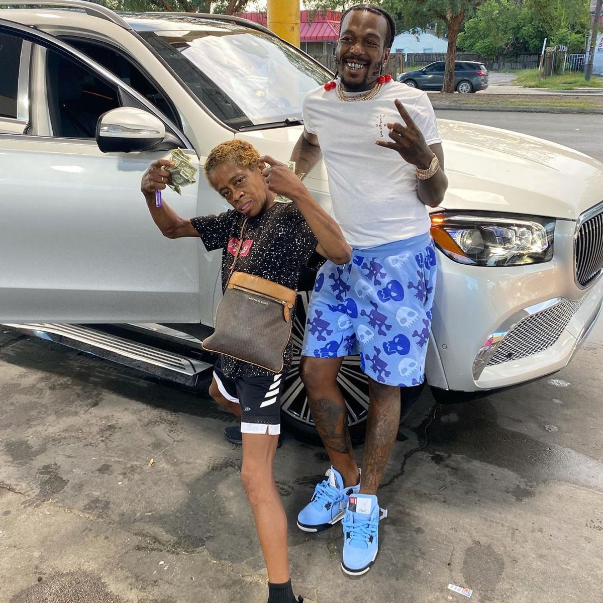 Sauce Walka Outfit from August 13, 2021 | WHAT’S ON THE STAR?